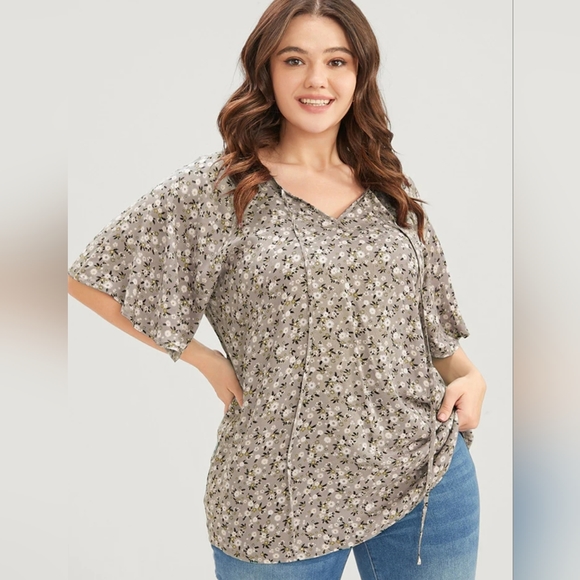 BloomChic | Tops | Bloomchic Ditsy Floral Ruffles Sleeve Tie Neck ...